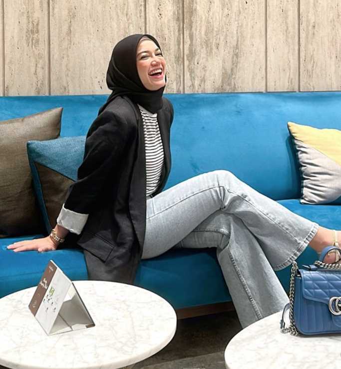 Seronok jalan2 ke luar negara, Netlzen tegur pasal lddah. Sekali Puteri ...